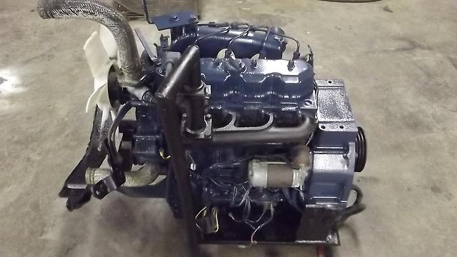 KUBOTA 4 CYLINDER DIESEL ENGINE MODEL V1903-E | eBay