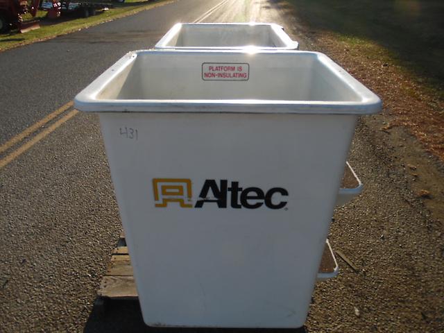 ALTEC LIFT BUCKET 33"X 27"X 41" FIBERGLASS SINGLE MAN 2-STEP | eBay